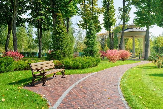 5 Steps to a Handsome Asphalt Walkway