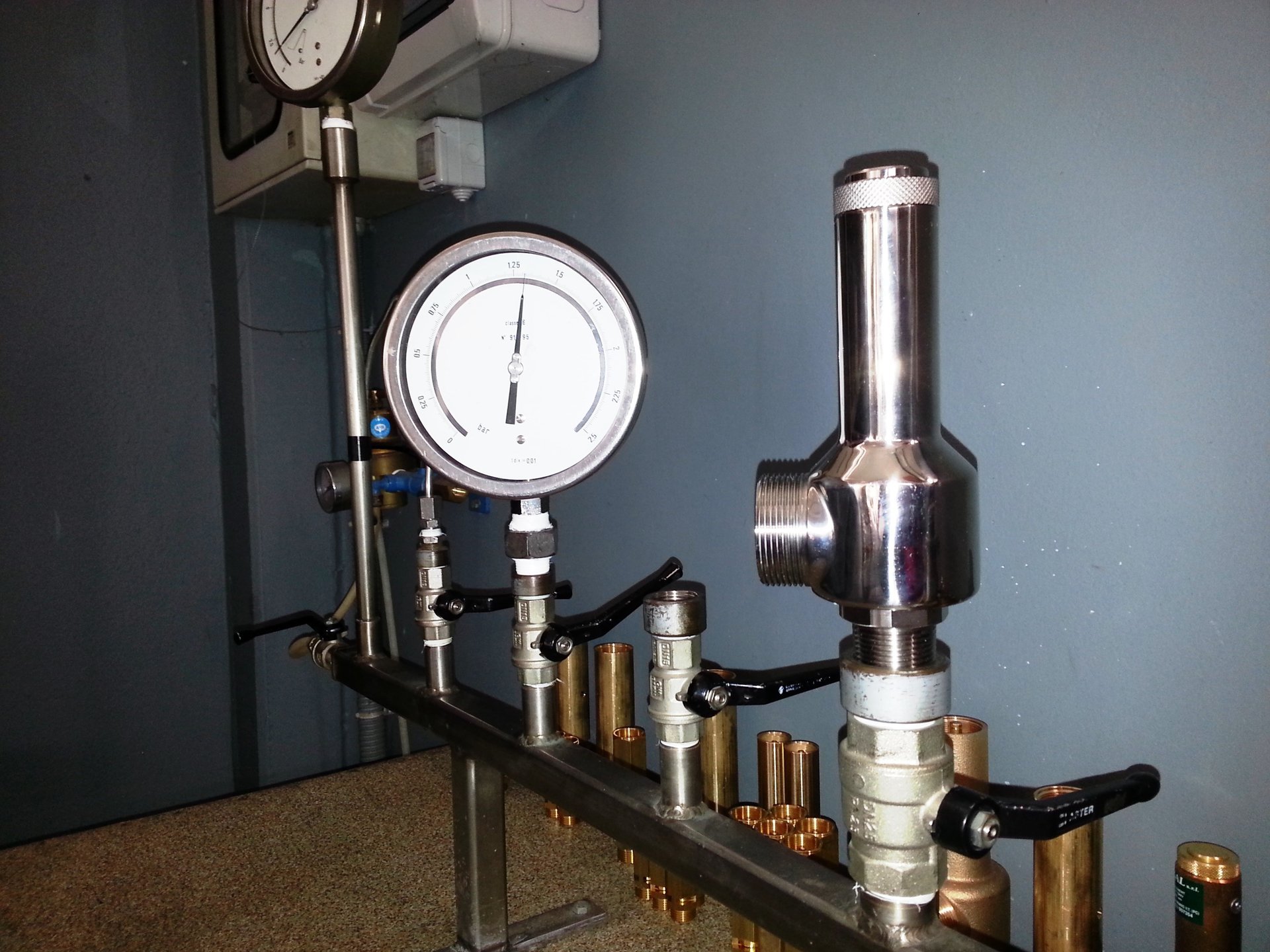 Safety Valves Valvole di sicurezza Universal Srl made in Italy