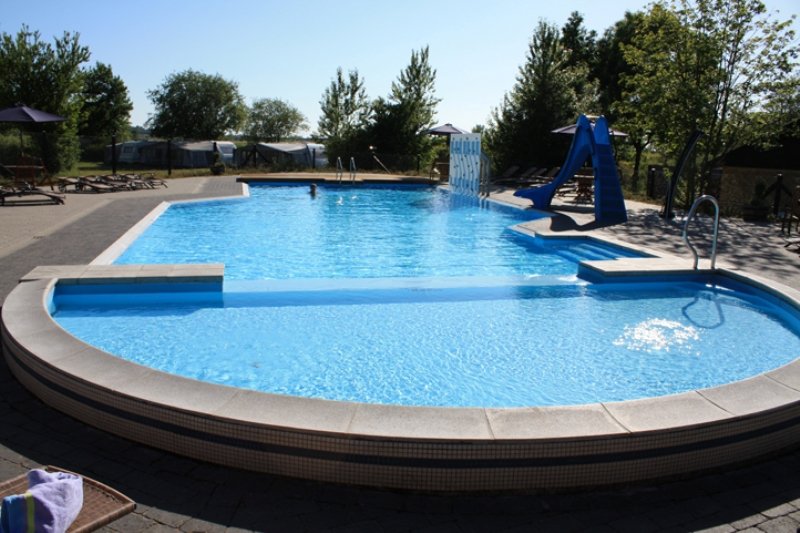 Opvarmet Pool | Poolområde Galleri | Vesterlyng Camping