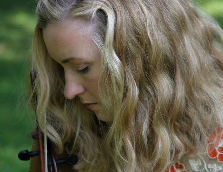 Official Website of Laura White | CONTACT