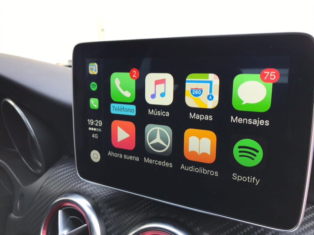 Integramos equipos de sonido, pantallas y interfaces para Mercedes
