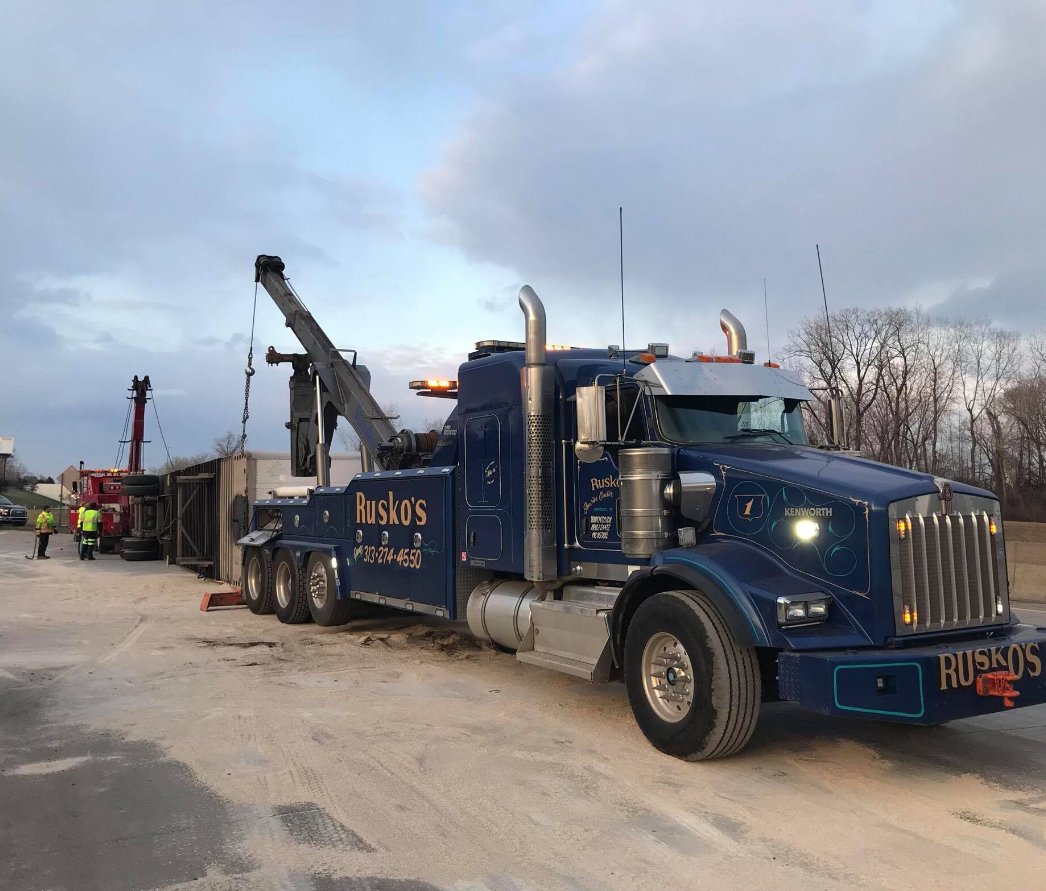 Heavy Duty Towing l Dearborn, MI l Rusko’s Service Center