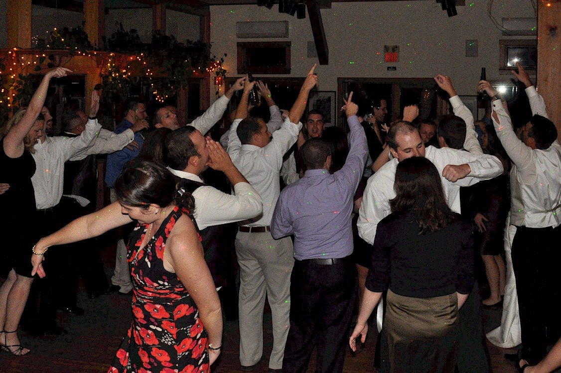 Alyson's Orchard Weddings & Events | Pete Chambers Entertainment