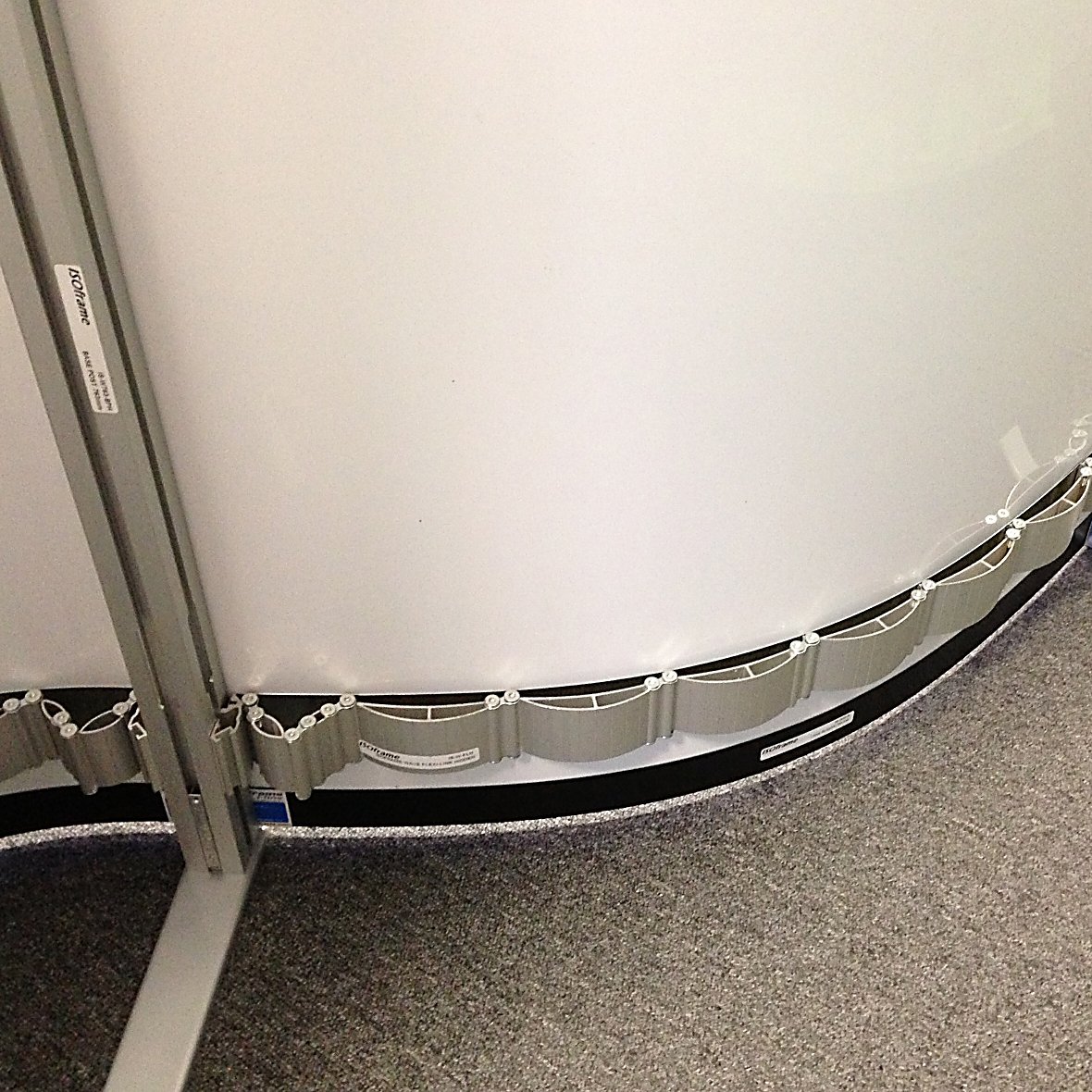 ISOframe Wave | Curved Exhibition Stand | Flexible display