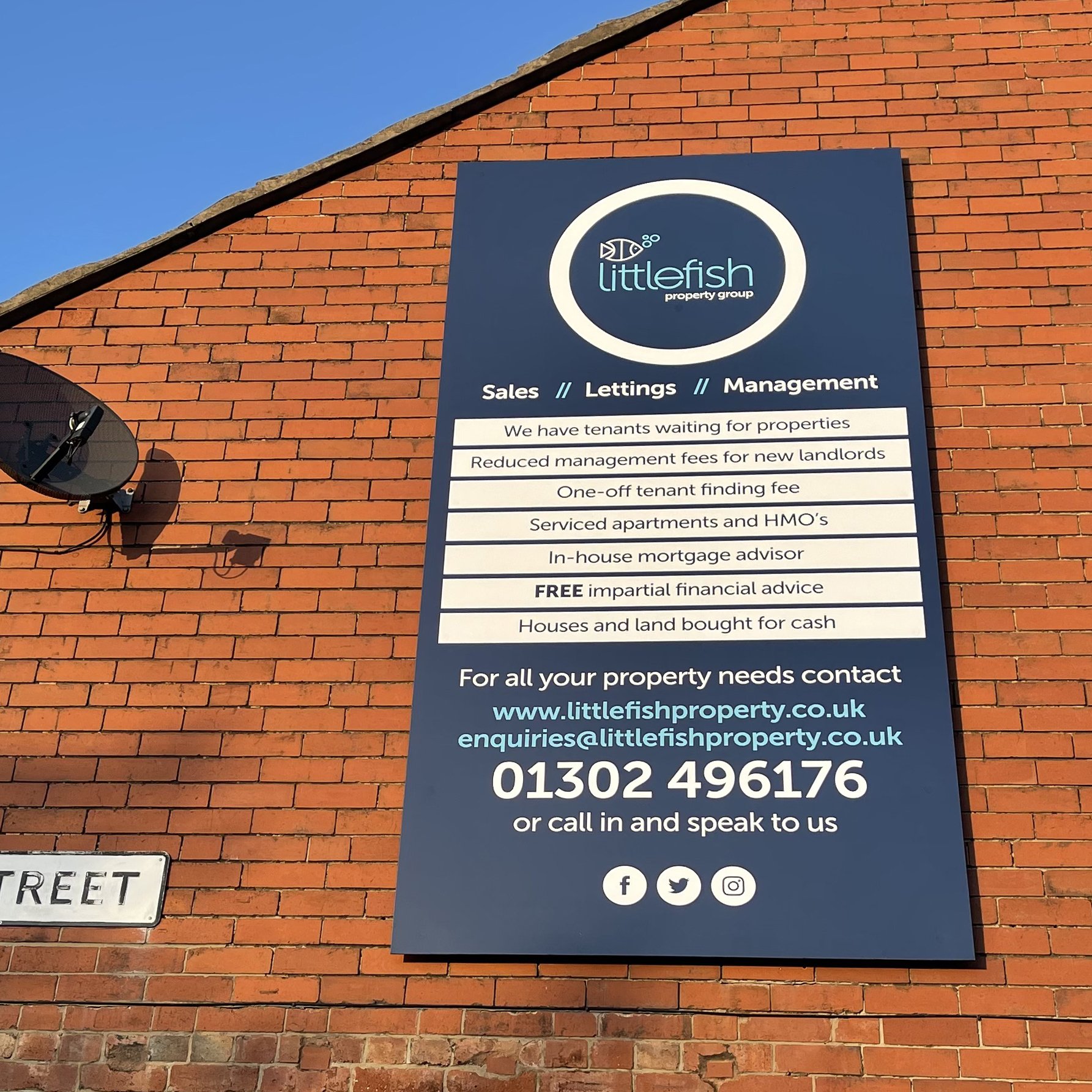 Flat Panel Signs and Printed Advertising Hoardings