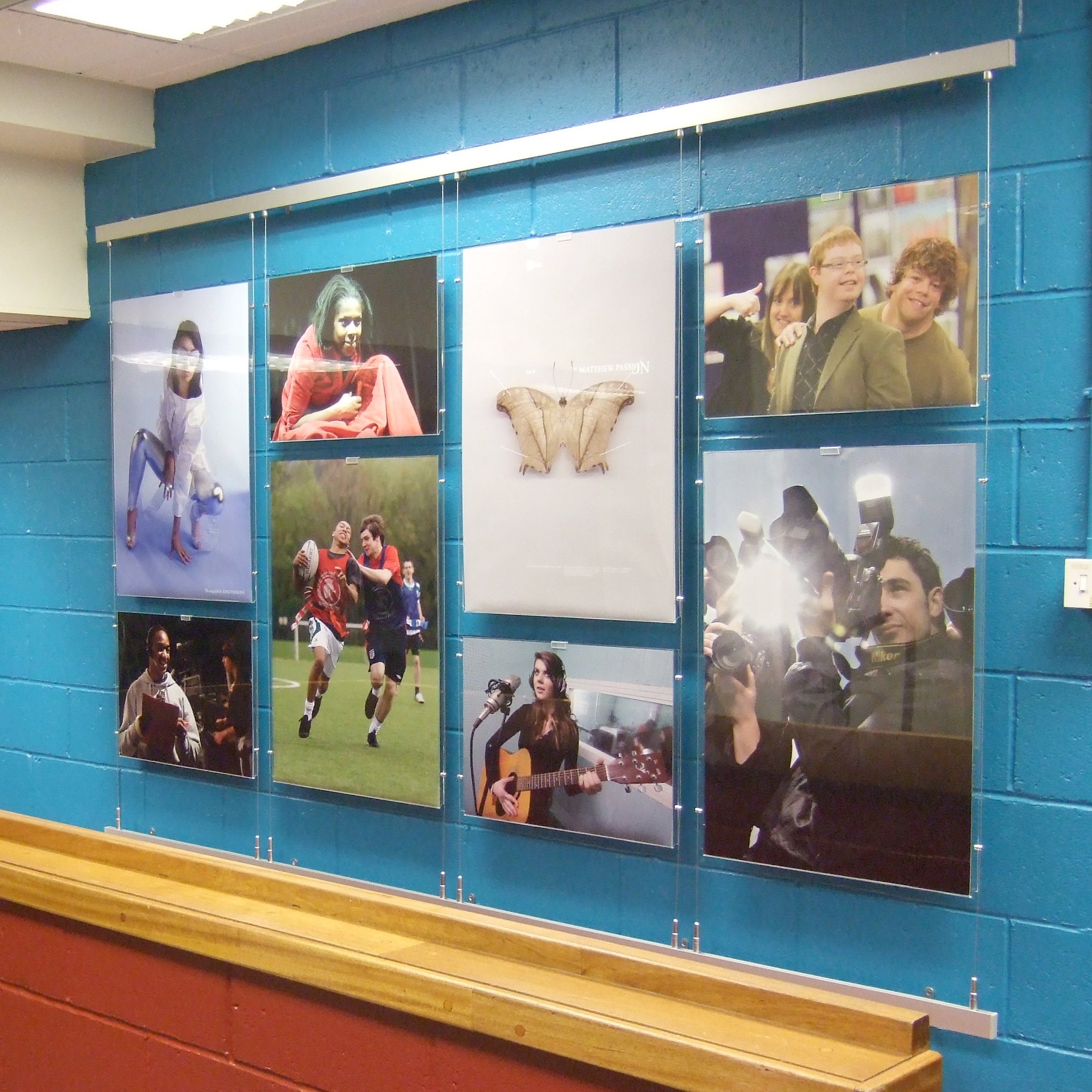 Wall Mounted Cable and Rod Displays | The Display Link