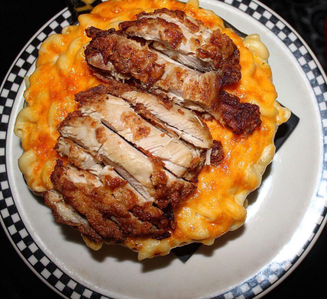 Toronto Restaurant & Patio - Old School YYZ