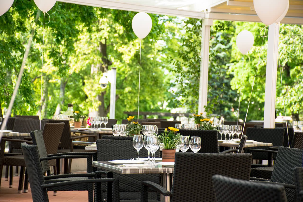 HOTEL CĒSIS restorāns | Restorāna komanda ir atvērta viesu vēlmēm