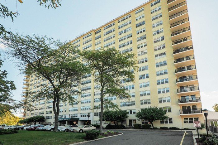 Embassy Towers | Apartments in Bridgeport, Connecticut