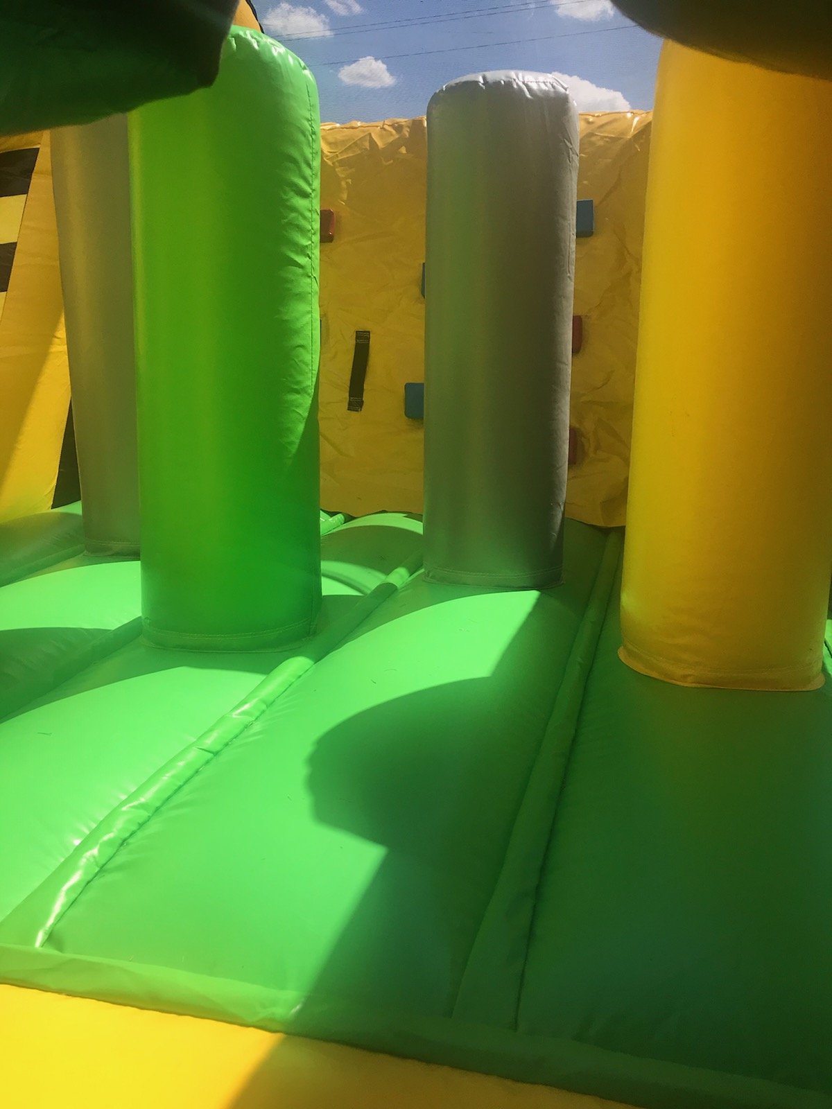 Fun Inflatable Obstacle Course For Hire | Sydney | Newcastle