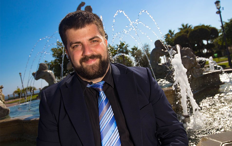 Gallery – Bristol Magician Daniel Chard in Action