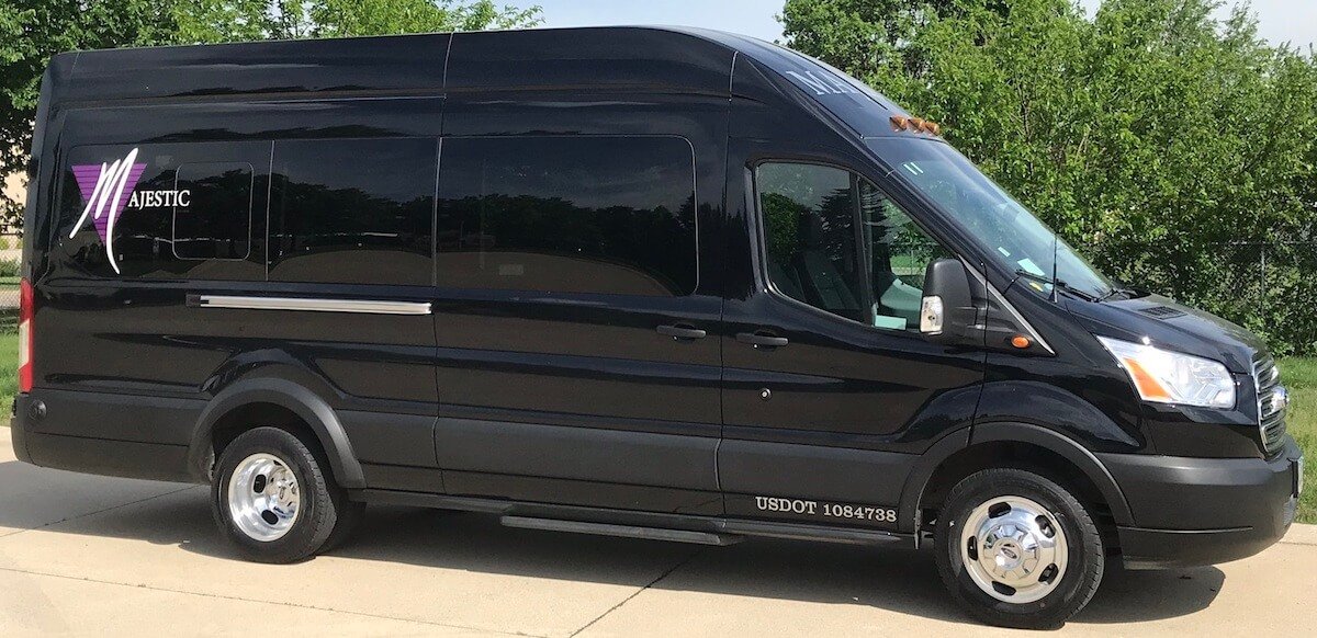 Chauffeurs of Distinction | Des Moines | Sedans, SUV's & Shuttle Vans