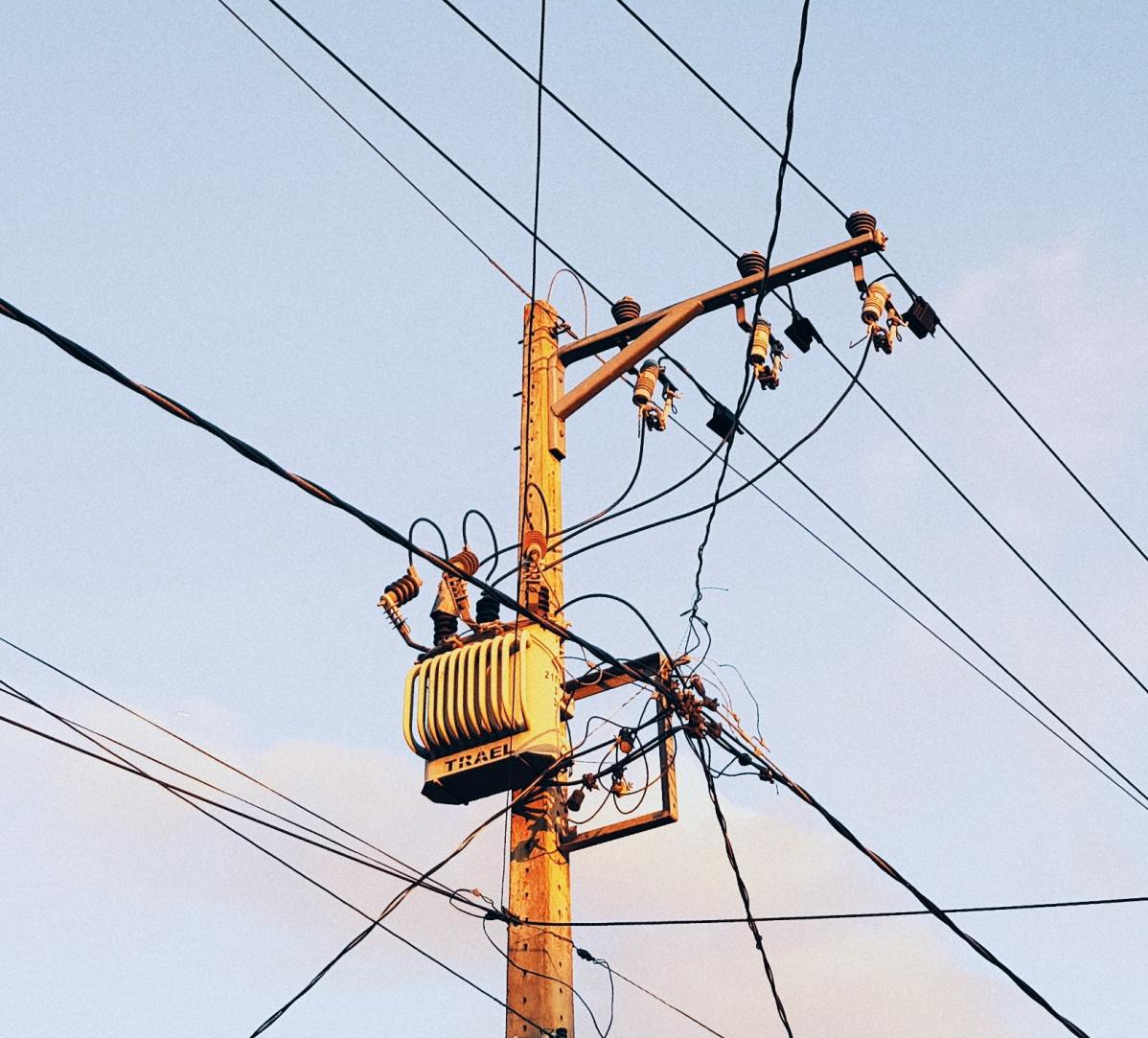 Reconectador (Recloser) de 15kV, 27kV y 38kV - ATA Electric