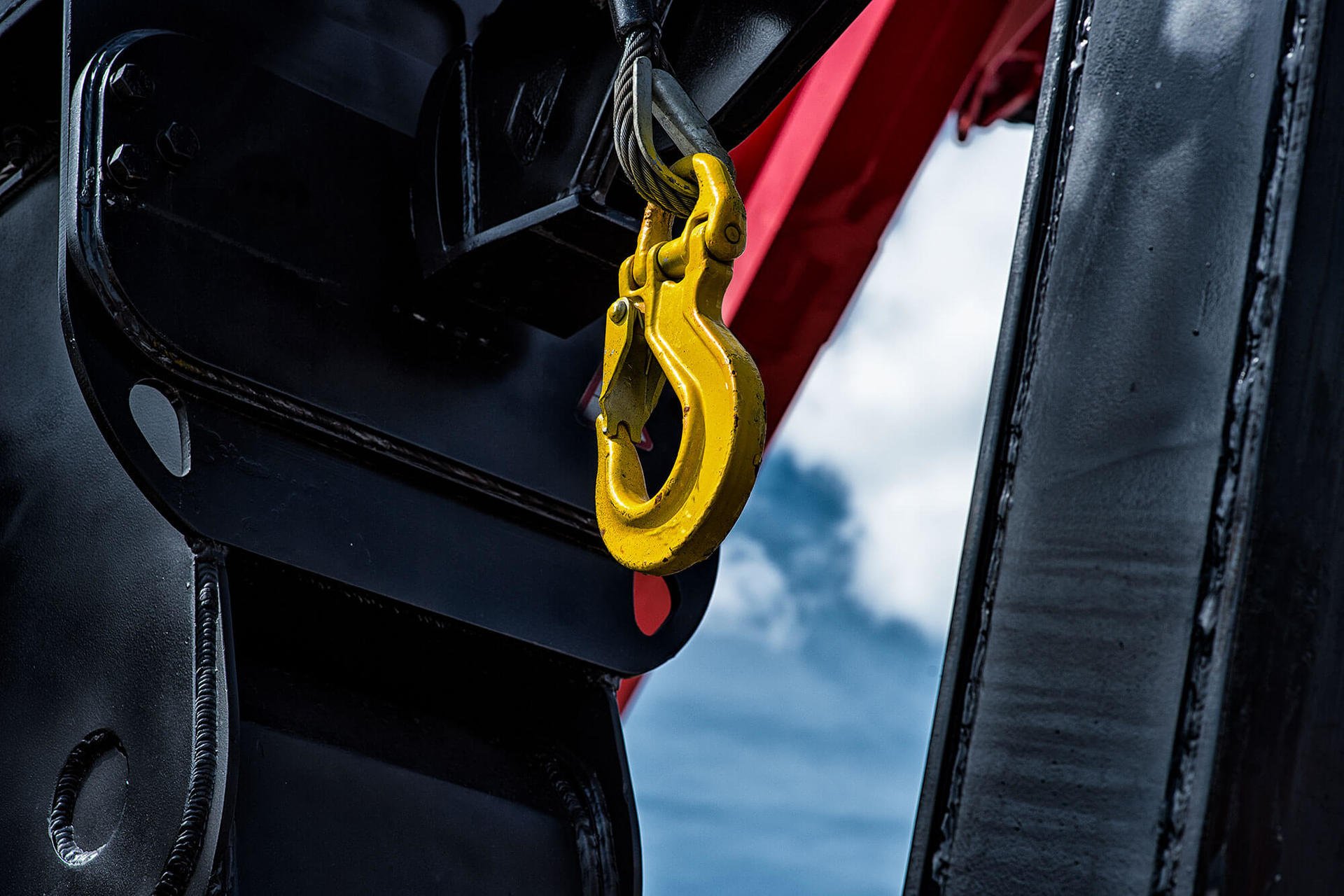 Customised Overhead Cranes | United Crane Services Ltd.