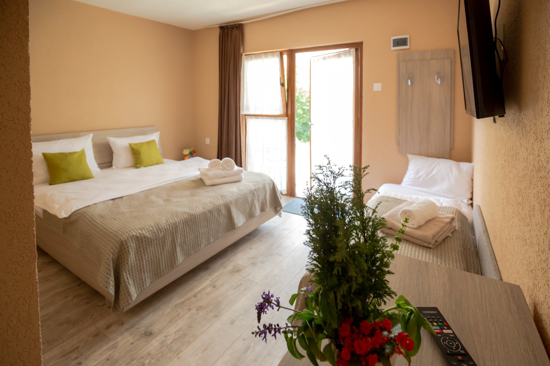 Imagini La Grotta Resort - Vadu Crisului