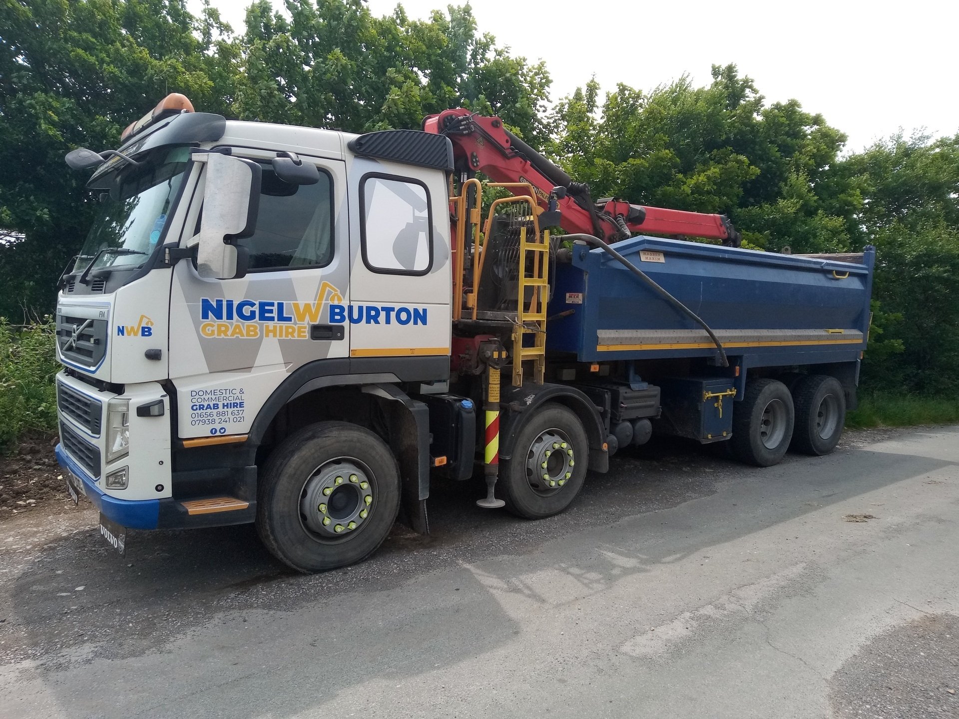 Grab truck hire in Bridgend, call Nigel W Burton Grab Hire today