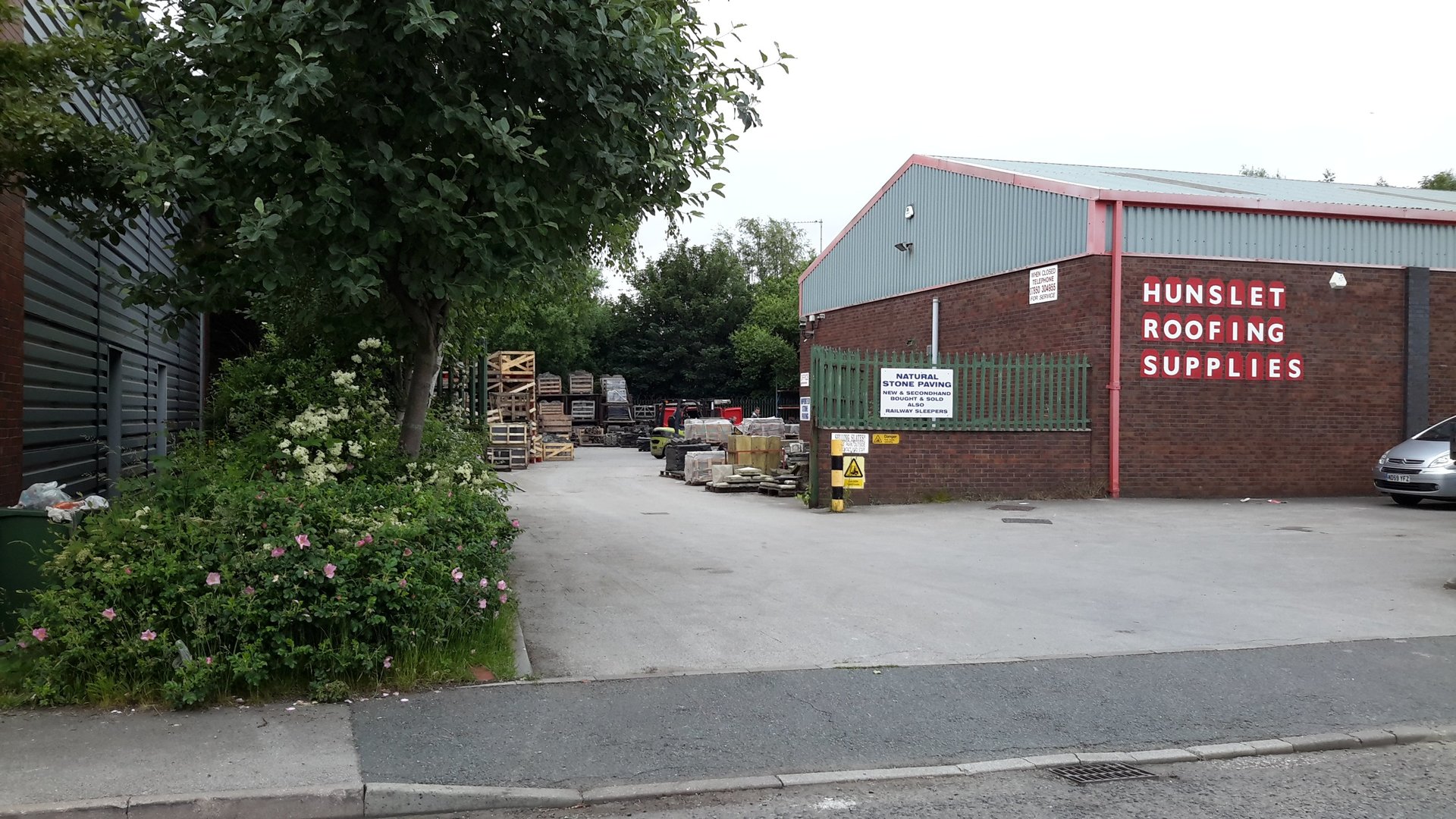 Hunslet Roofing Supplies Ltd buy and sell slate tiles in Leeds