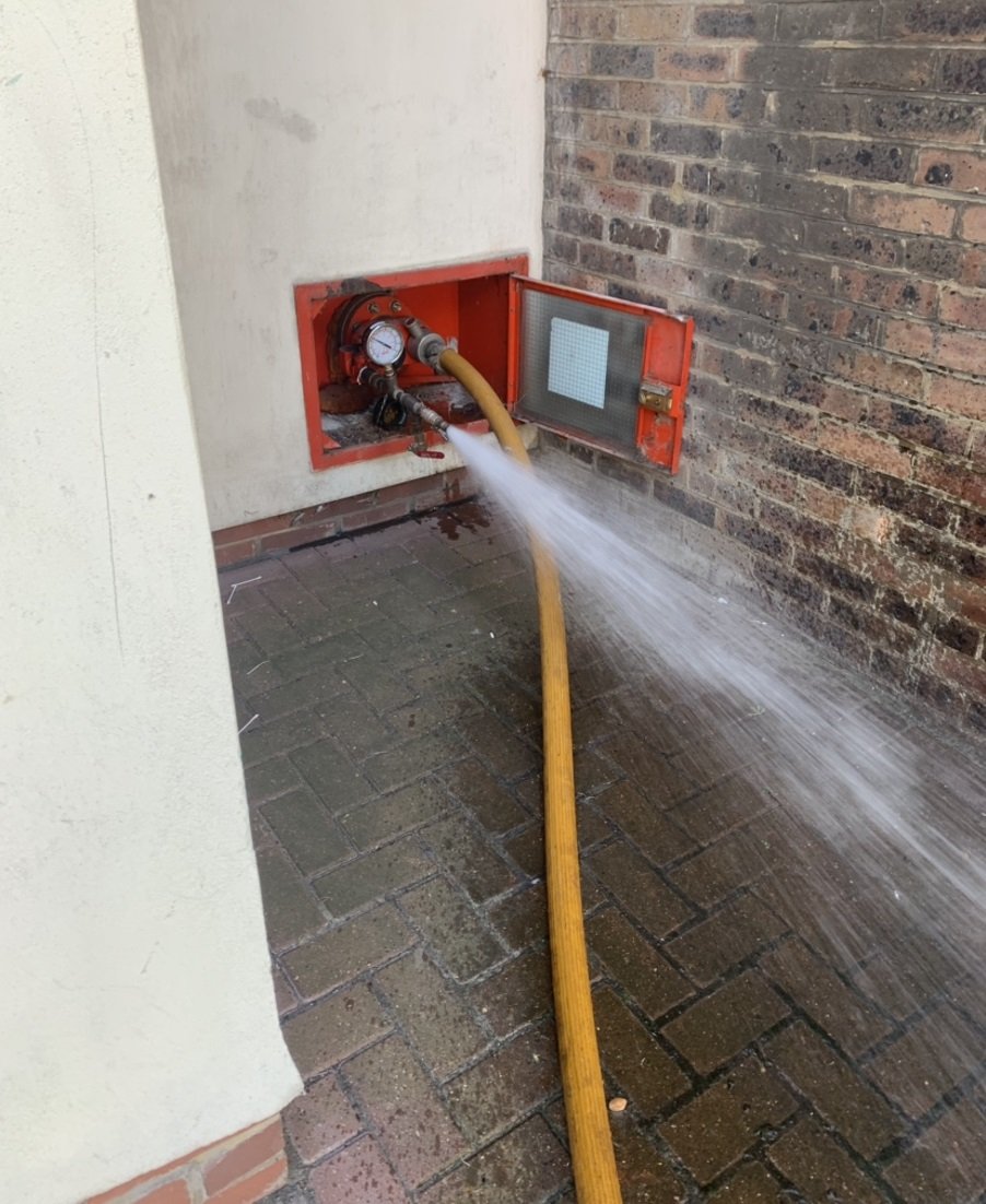 Blusleidingen afpersen | RH Brandbeveiliging