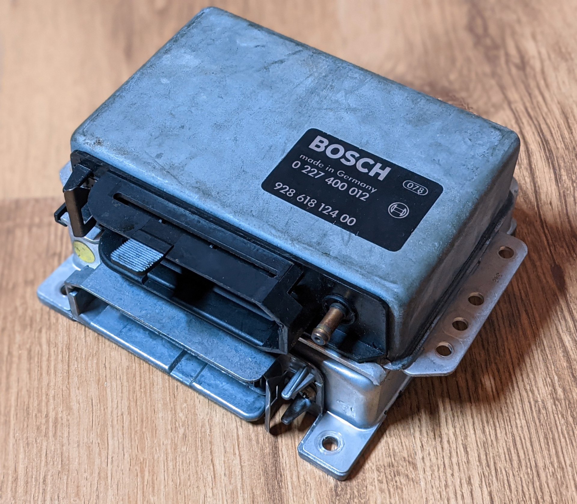 Porsche 928 ECU repair