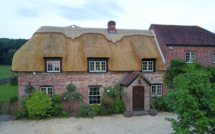 Thatchers | Howard Empson Thatching