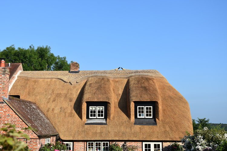 Thatchers | Howard Empson Thatching