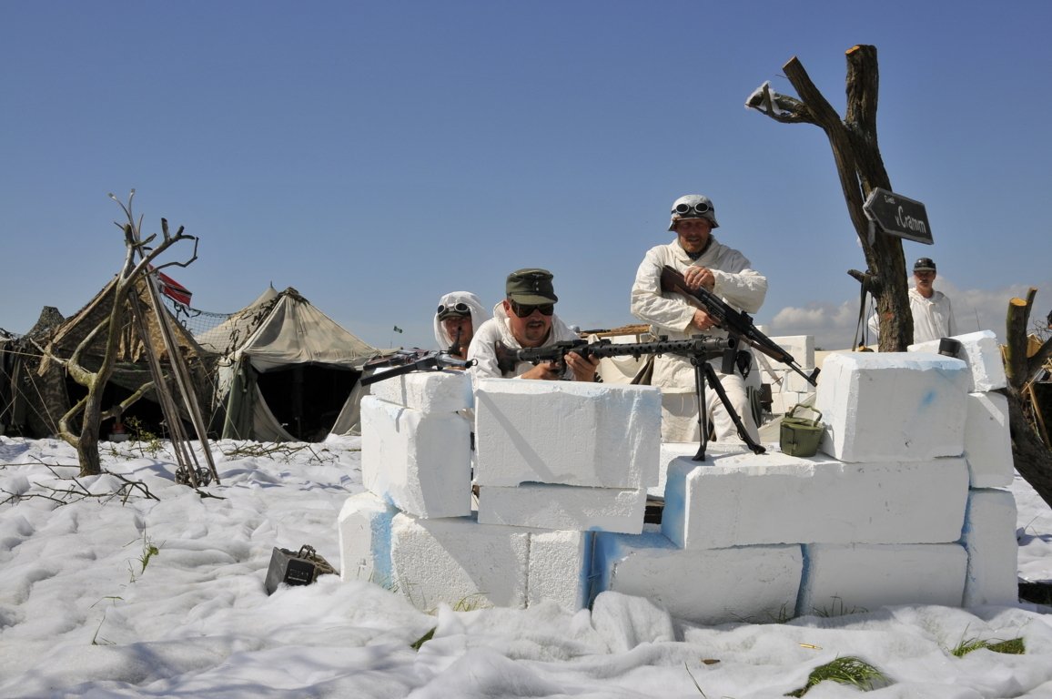 War and Peace weapons for hire WW1 WW2 for demonstrations events