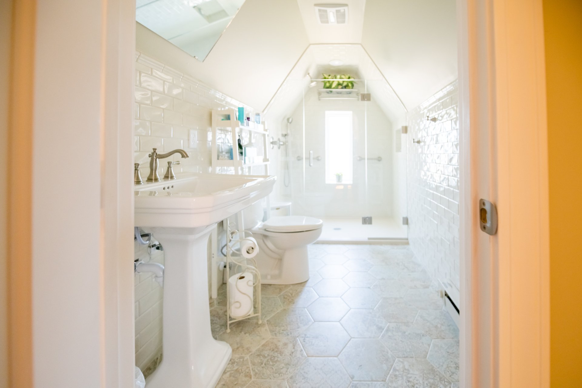 Lucio Bath | Kerry Bramon Remodeling and Design