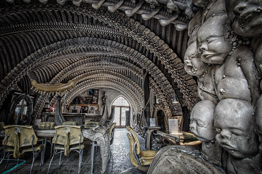 Le musée HR Giger, et Alien s’installe à Gruyères