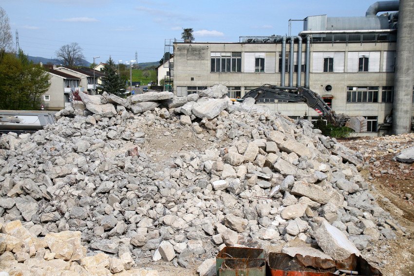 How to Safely Dispose of Construction Waste