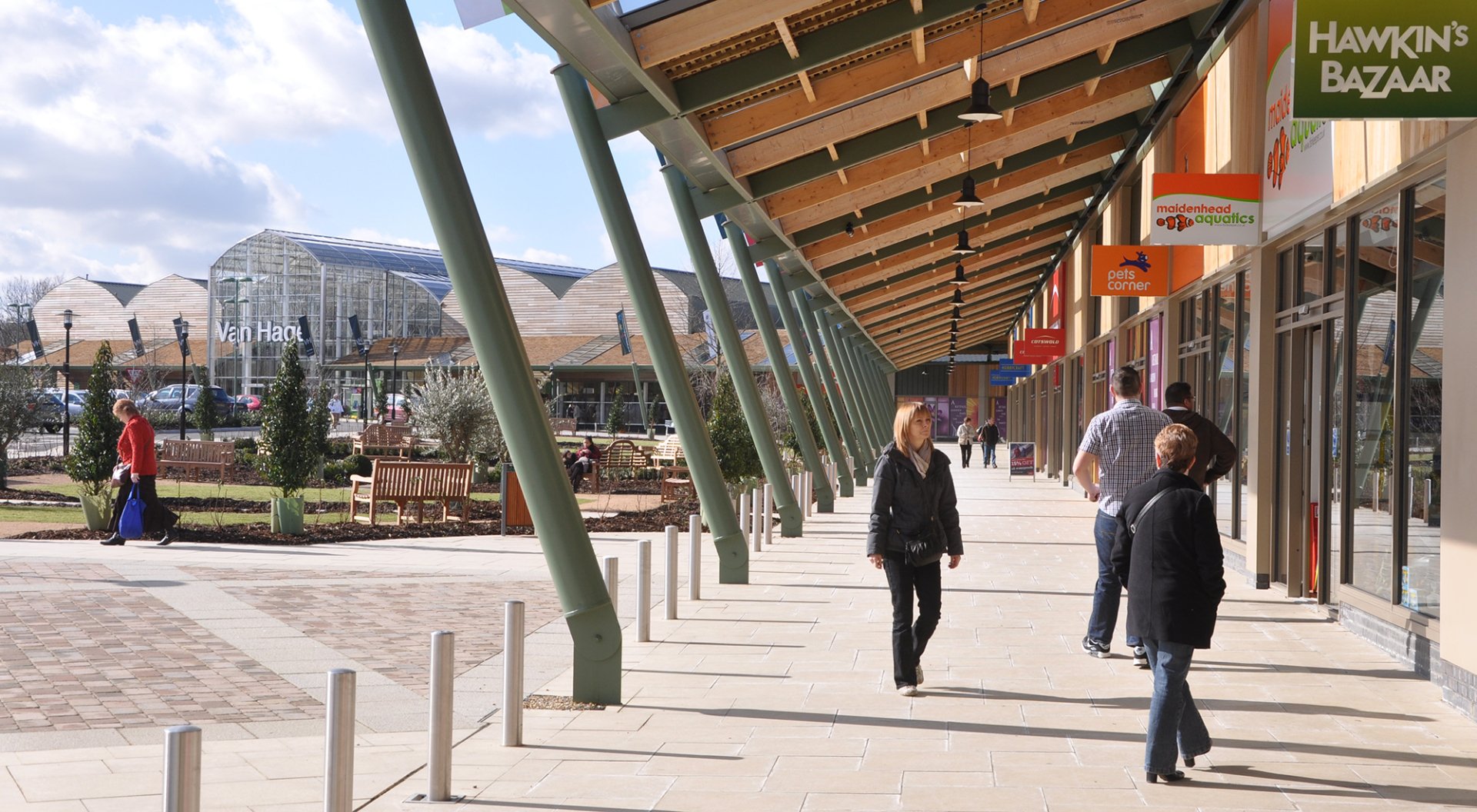 Clarks Village Outlet Shopping, Street