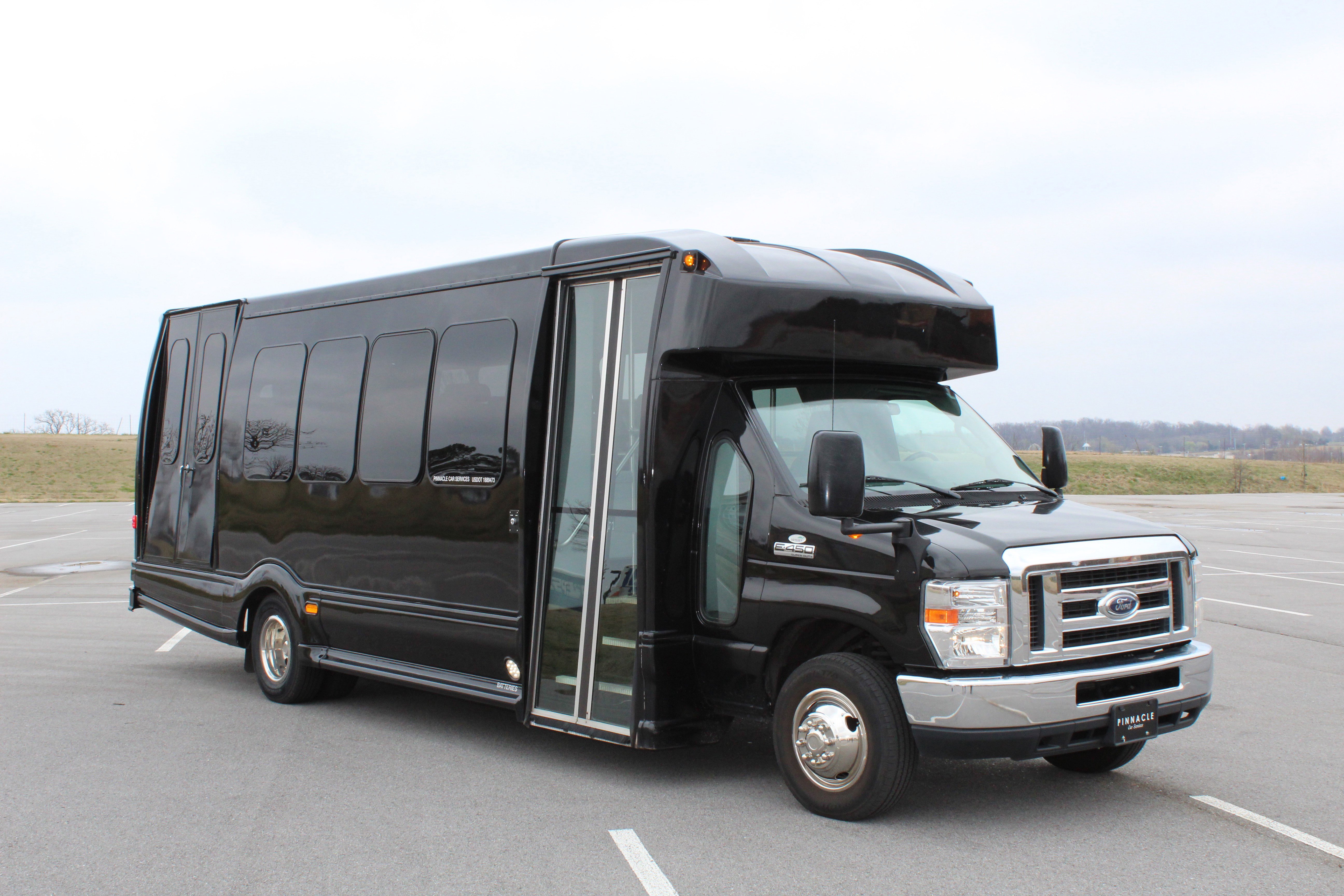Executive Van Service | Rogers, AR | Pinnacle Limo