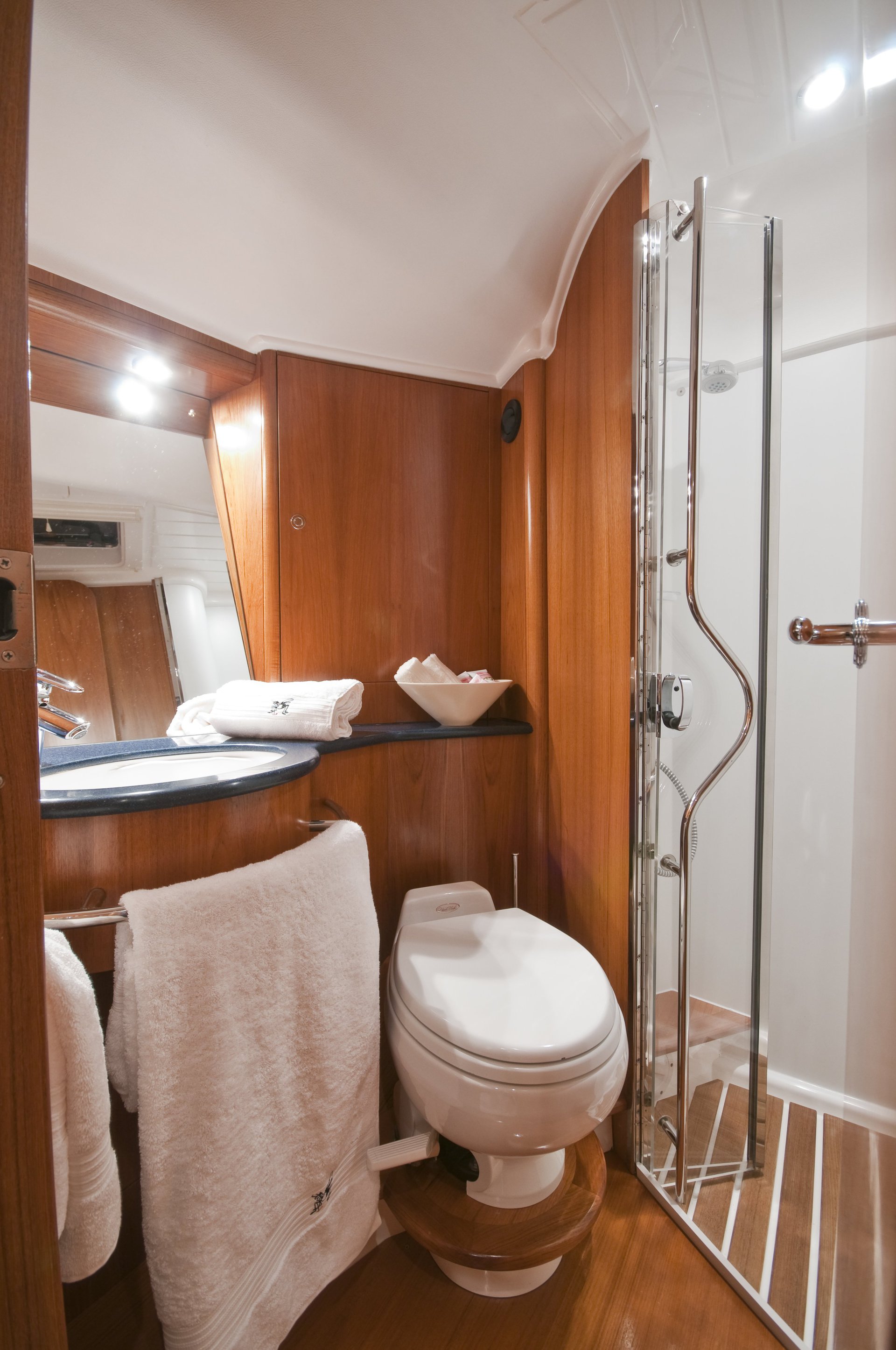 Yacht Mustique Virtual Tour – Sailboat Virtual Tour