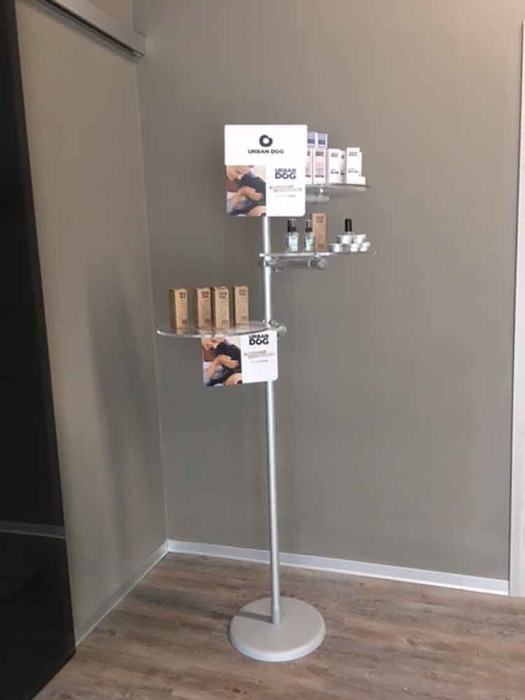 Espositori promozionali: il totem display autoportante