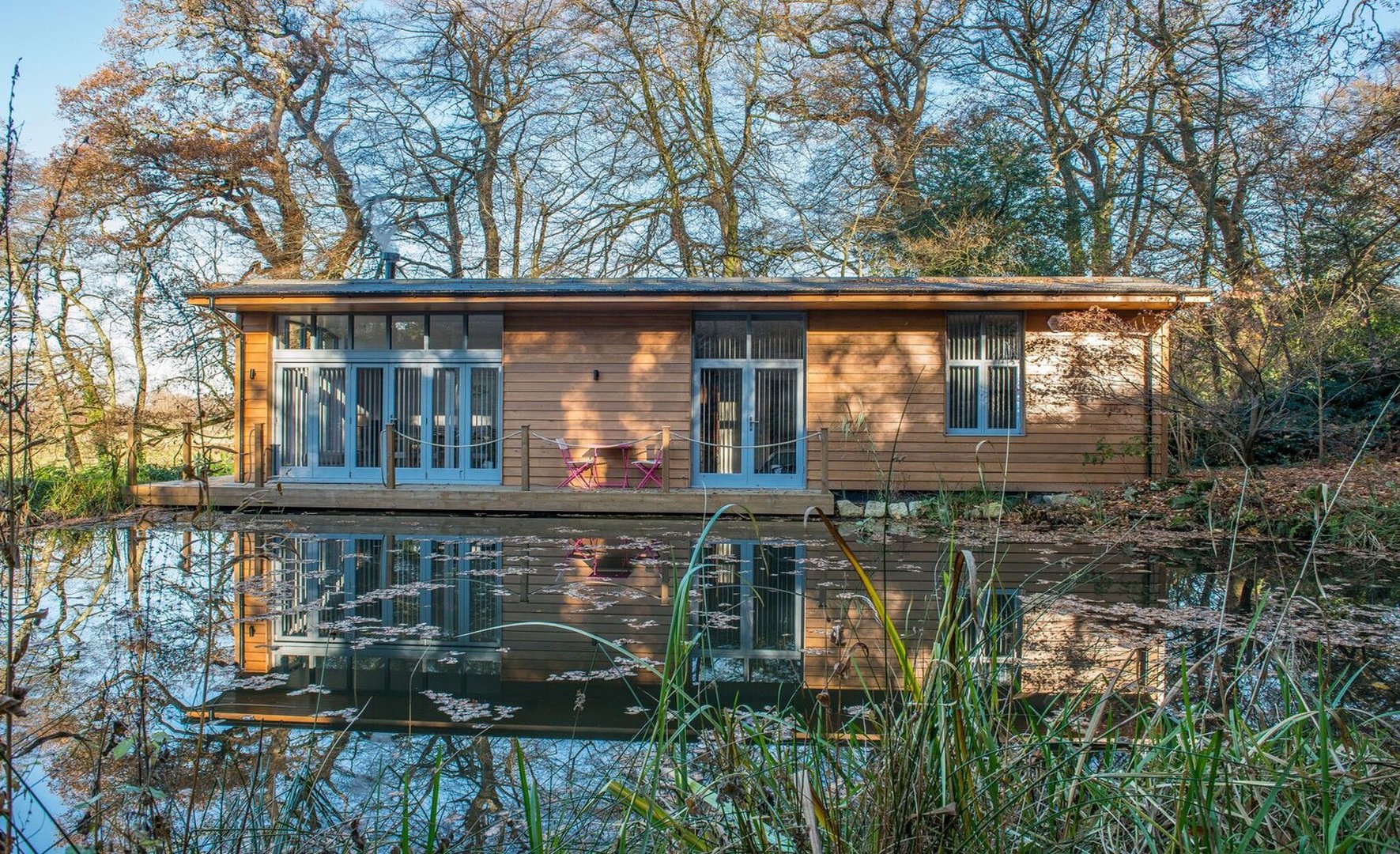 Romantic Secluded Riverside Fishing Lodge