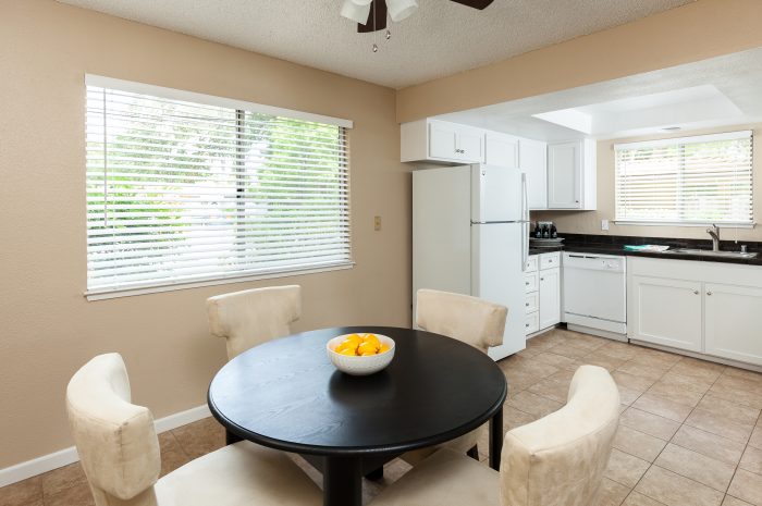 Campus Court - C.Y. Property Management, Inc.