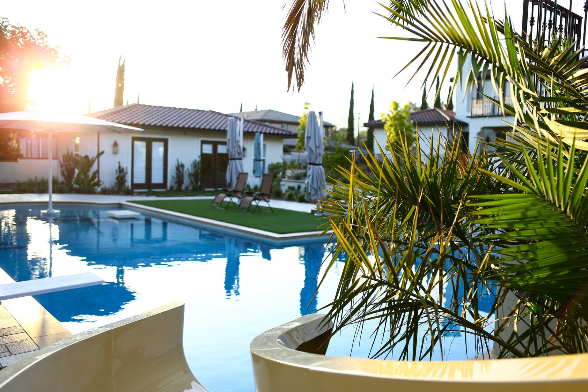 Luxury & Custom Pool Contractors Los Angeles | Pool Logic