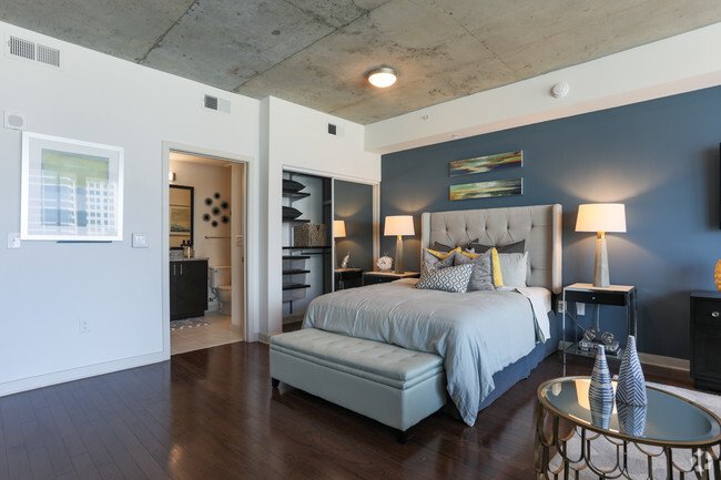 Gallery | Skyhouse Buckhead | Apartments in Buckhead, GA