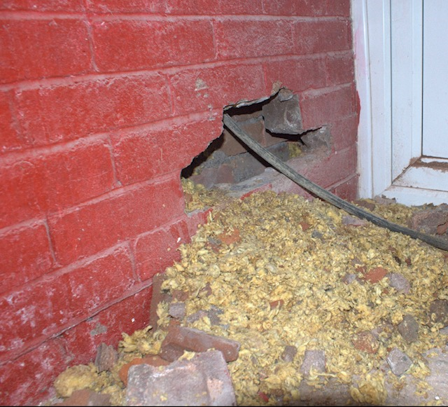 Cavity wall extraction, flood damage control | Environmental Northwest