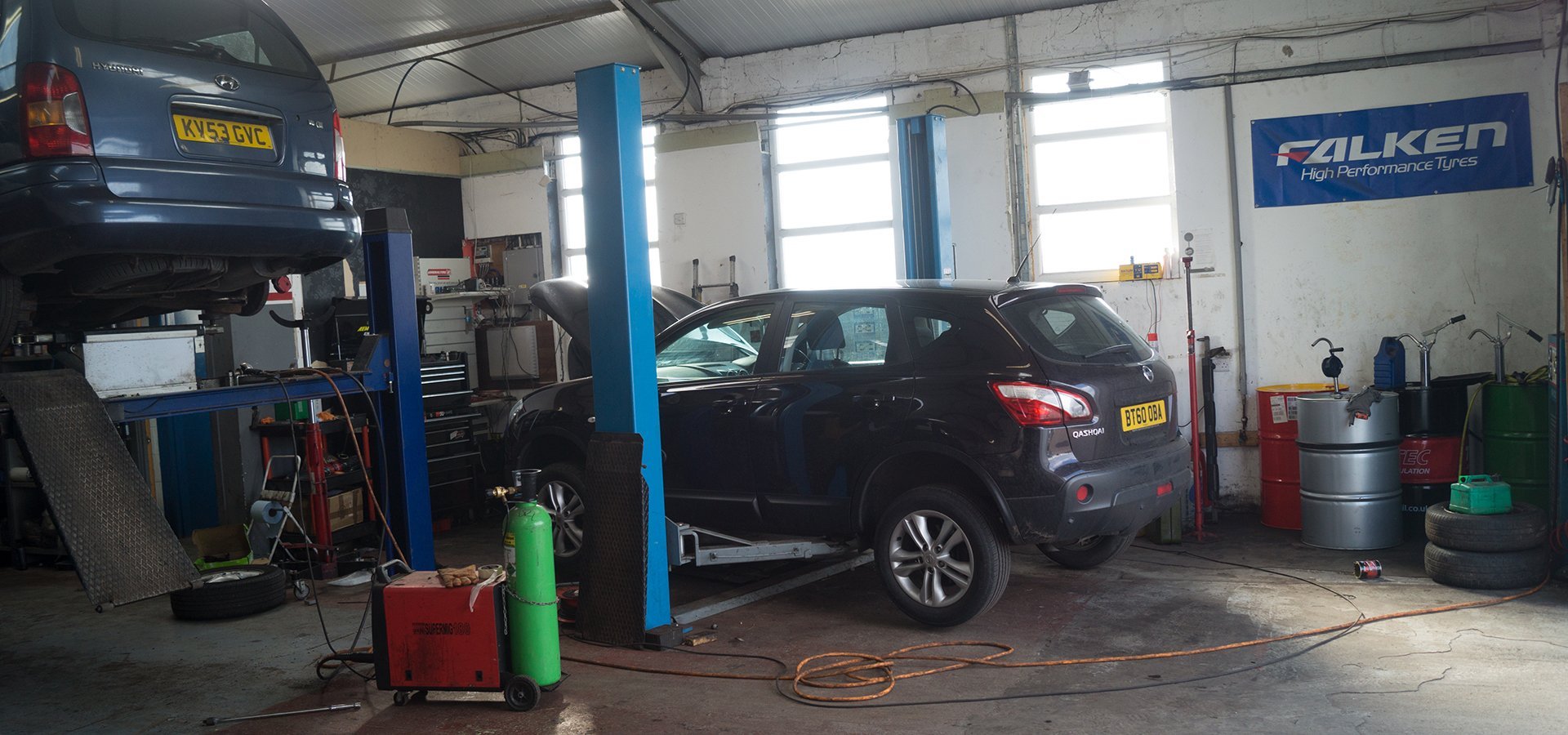 Car garage | Peacehaven Tyre and Auto Centre