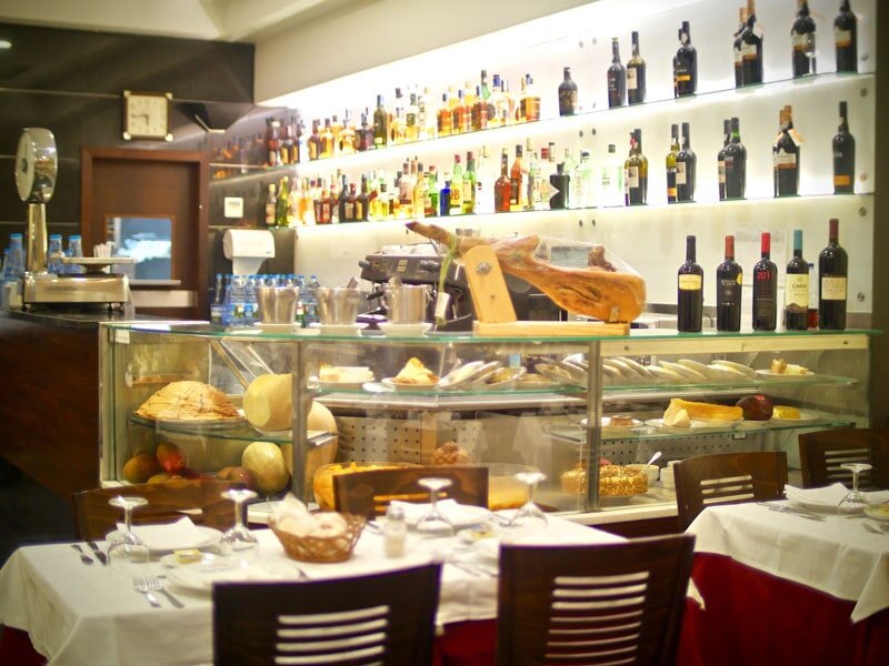 Colina Restaurant in Lisbon - Space