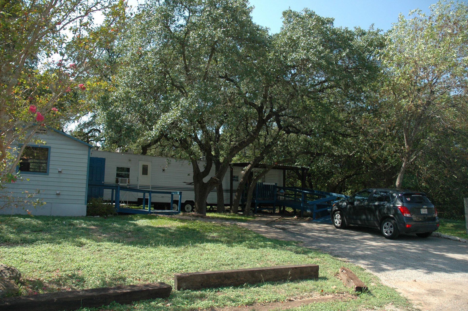 Amenities | Lake Travis Inn & RV Park