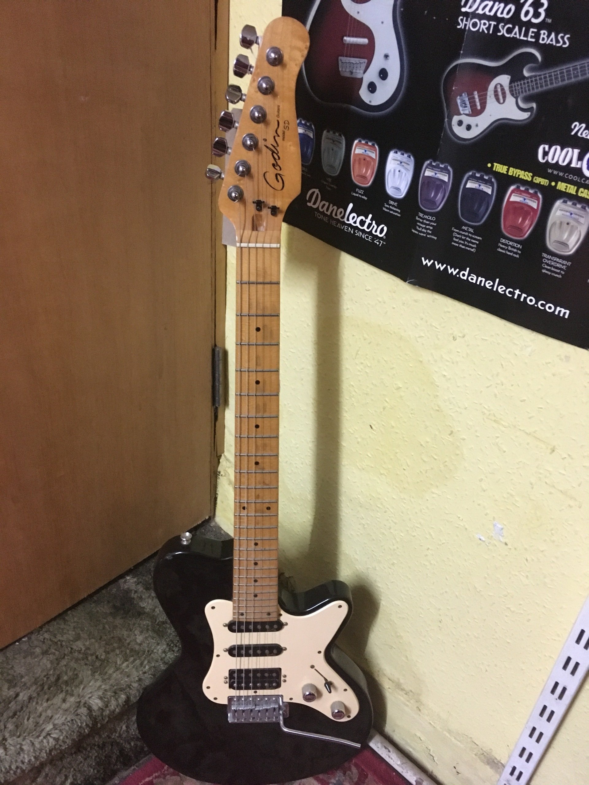 Buying and selling electric guitars in the Cheltenham area
