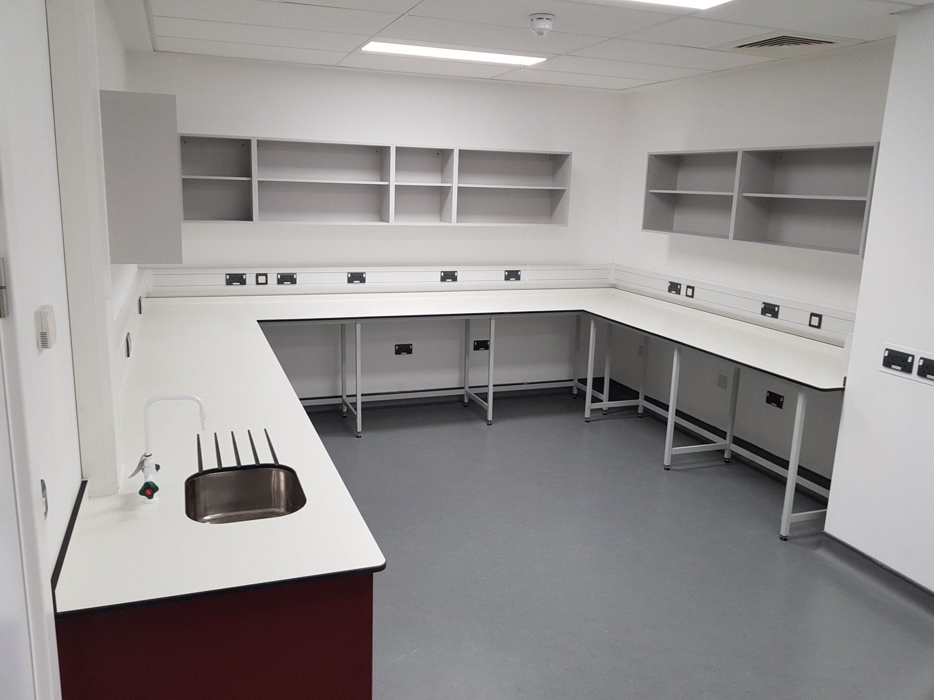 Cleanroom and Containment | CL3, CL2 Containment Laboratory