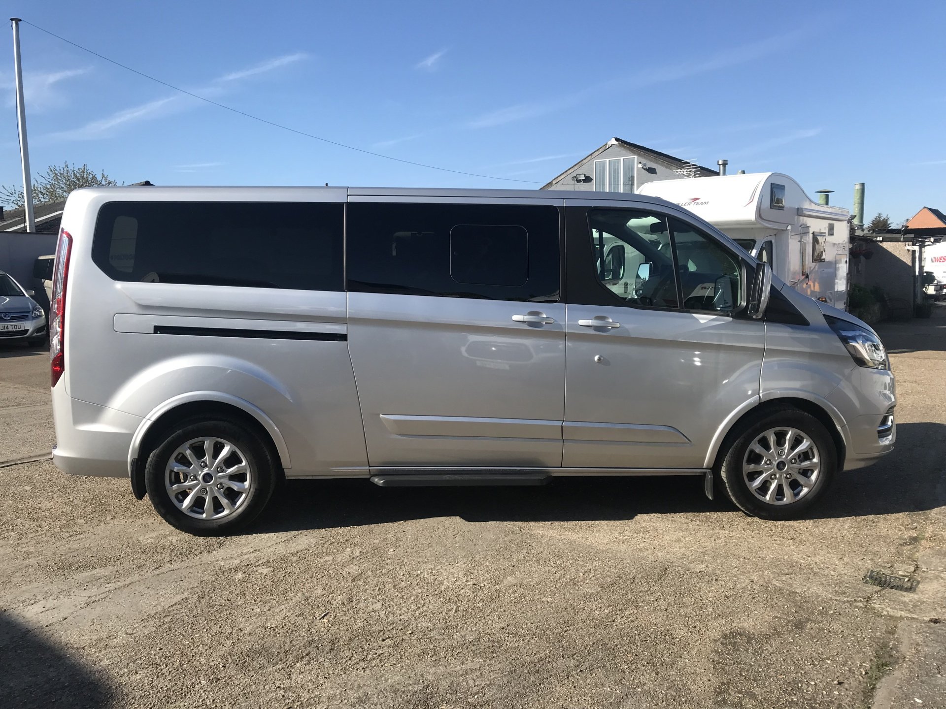 Luxury 8-9 Seat Minibus Hire | Minibus Hire | Minibus Rental in Essex ...