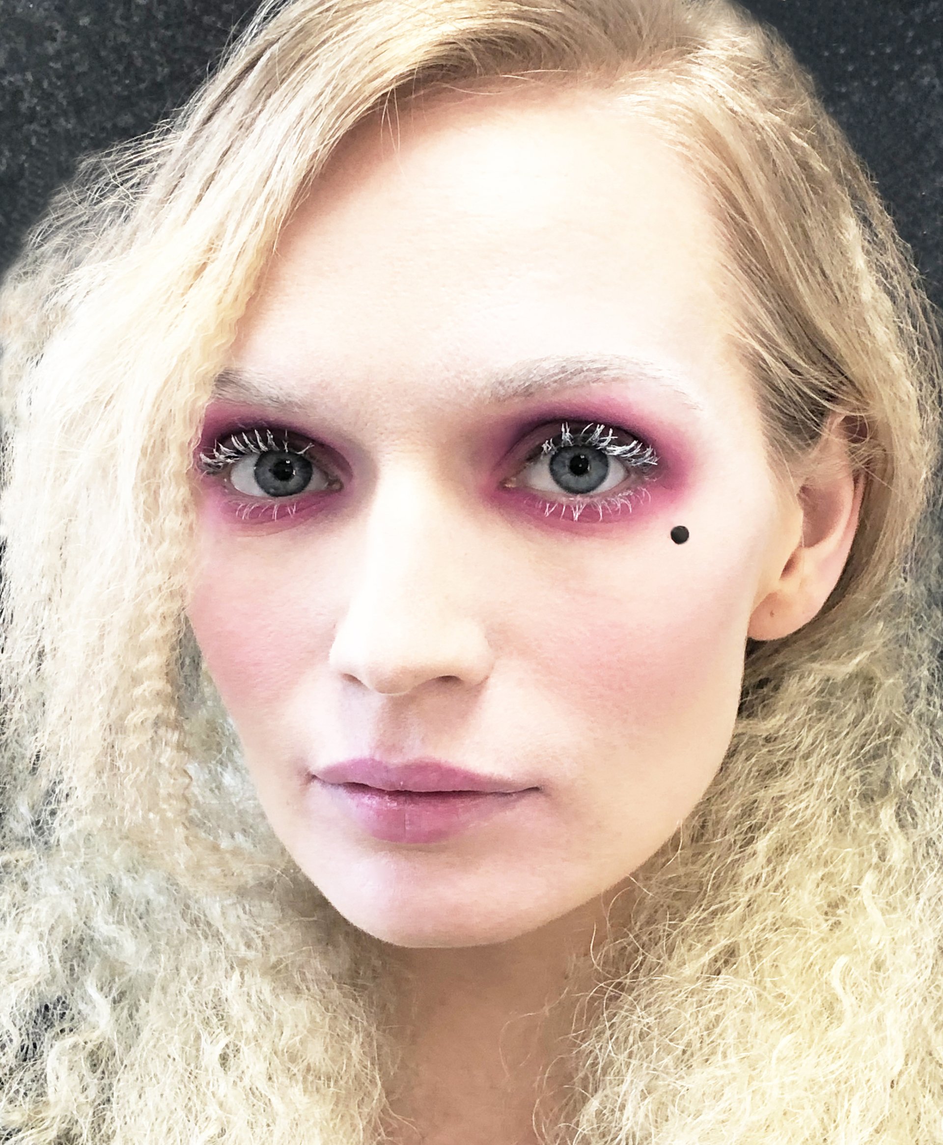 Beauty & Straight Make-ups by Jennifer Aspinall