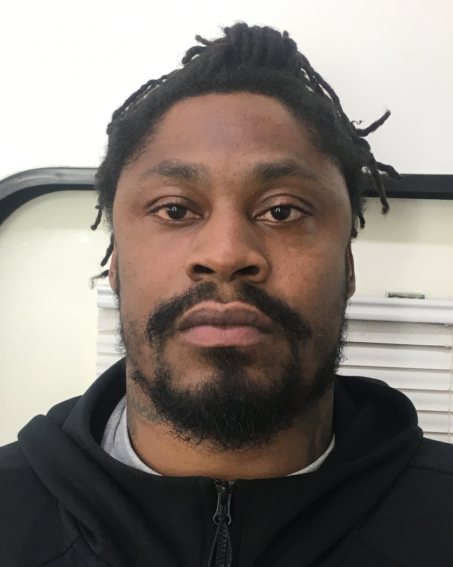 Beauty & Straight Make-ups by Jennifer Aspinall