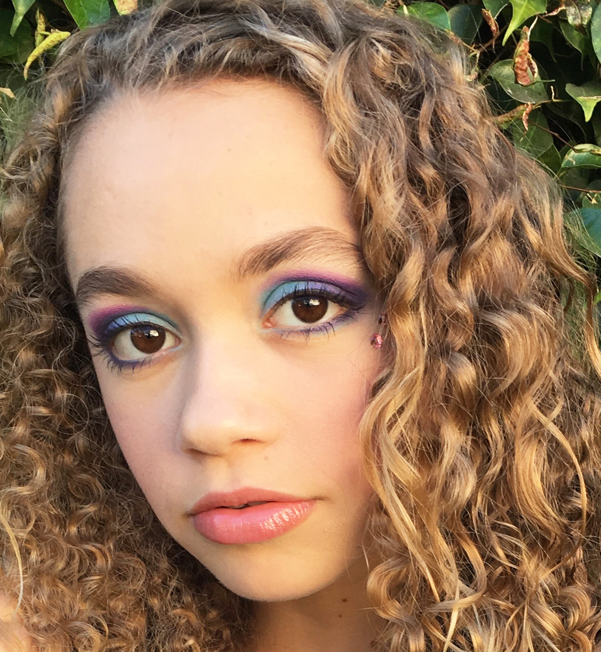 Beauty & Straight Make-ups by Jennifer Aspinall