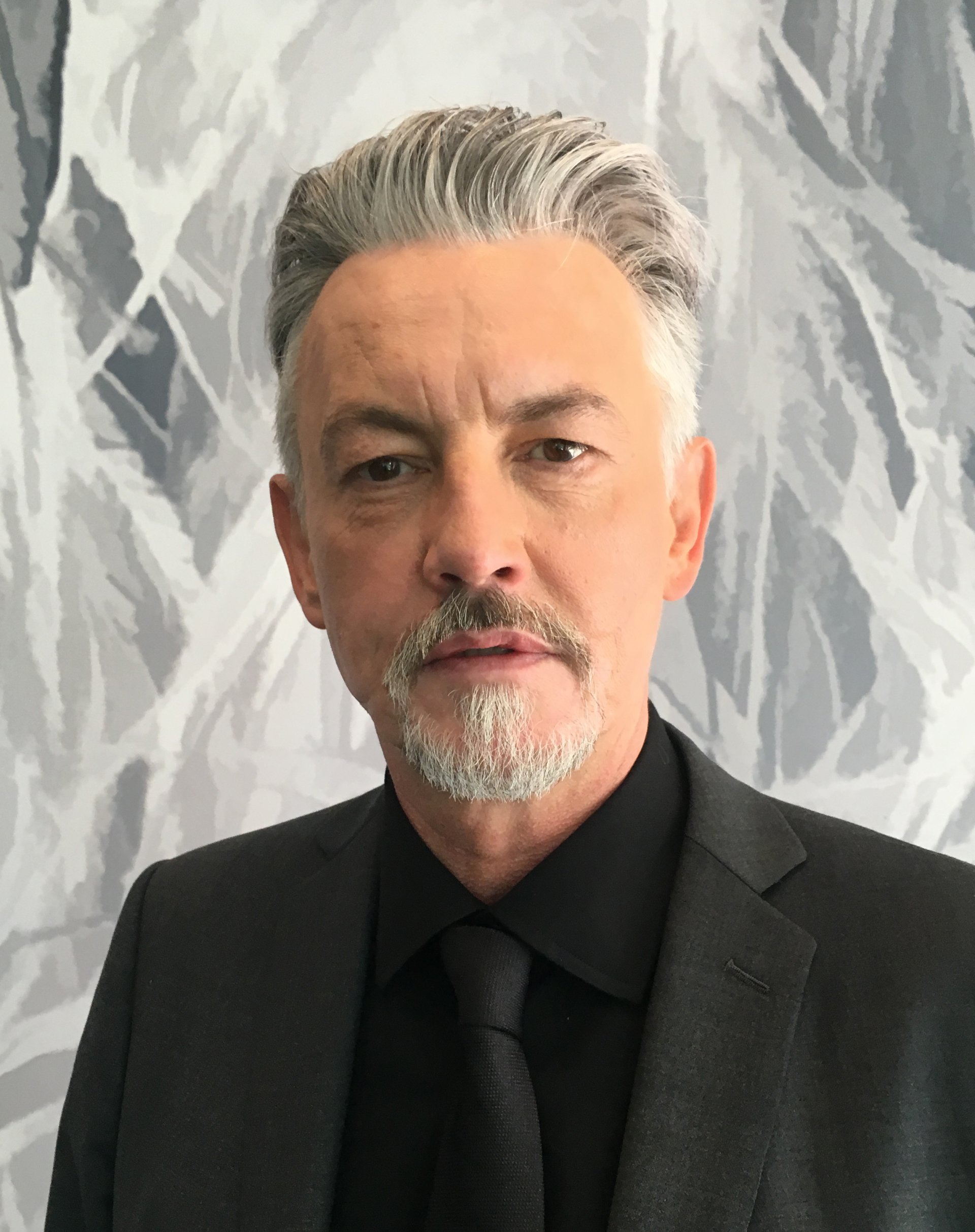 Beauty & Straight Make-ups by Jennifer Aspinall