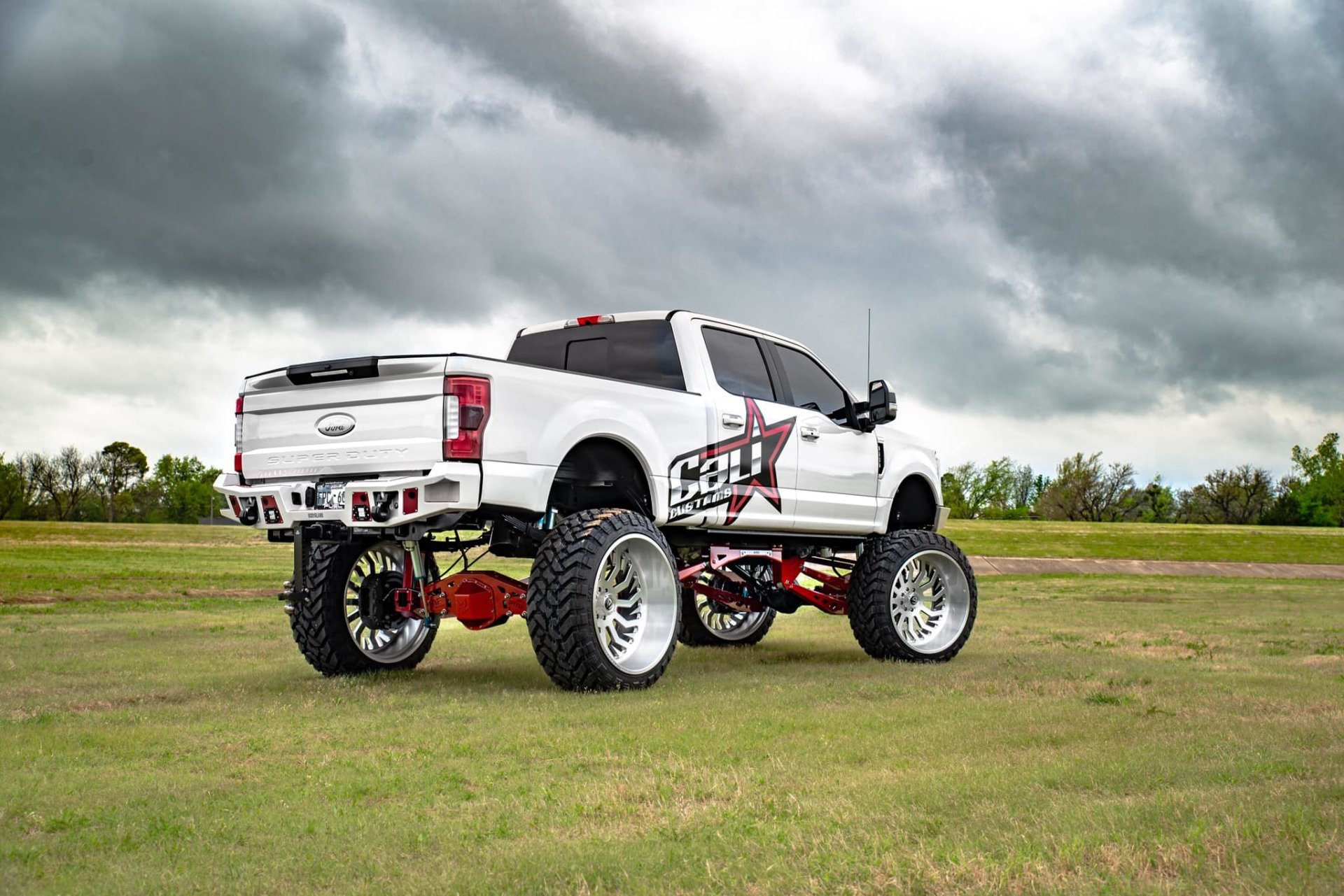 Truck & SUV Restyling Shop | Oklahoma | Texas | Cali Customs