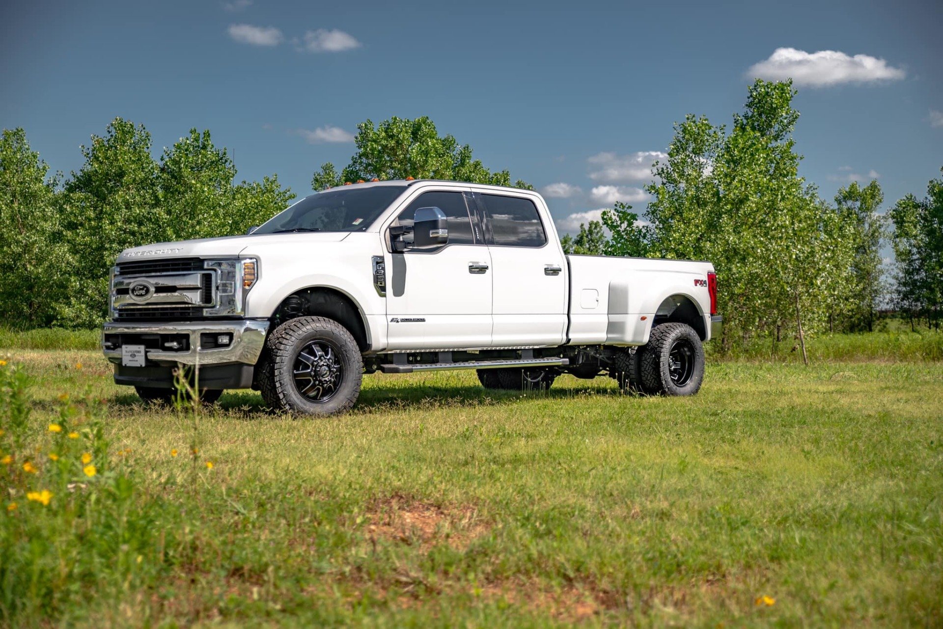 Truck & SUV Restyling Shop | Oklahoma | Texas | Cali Customs
